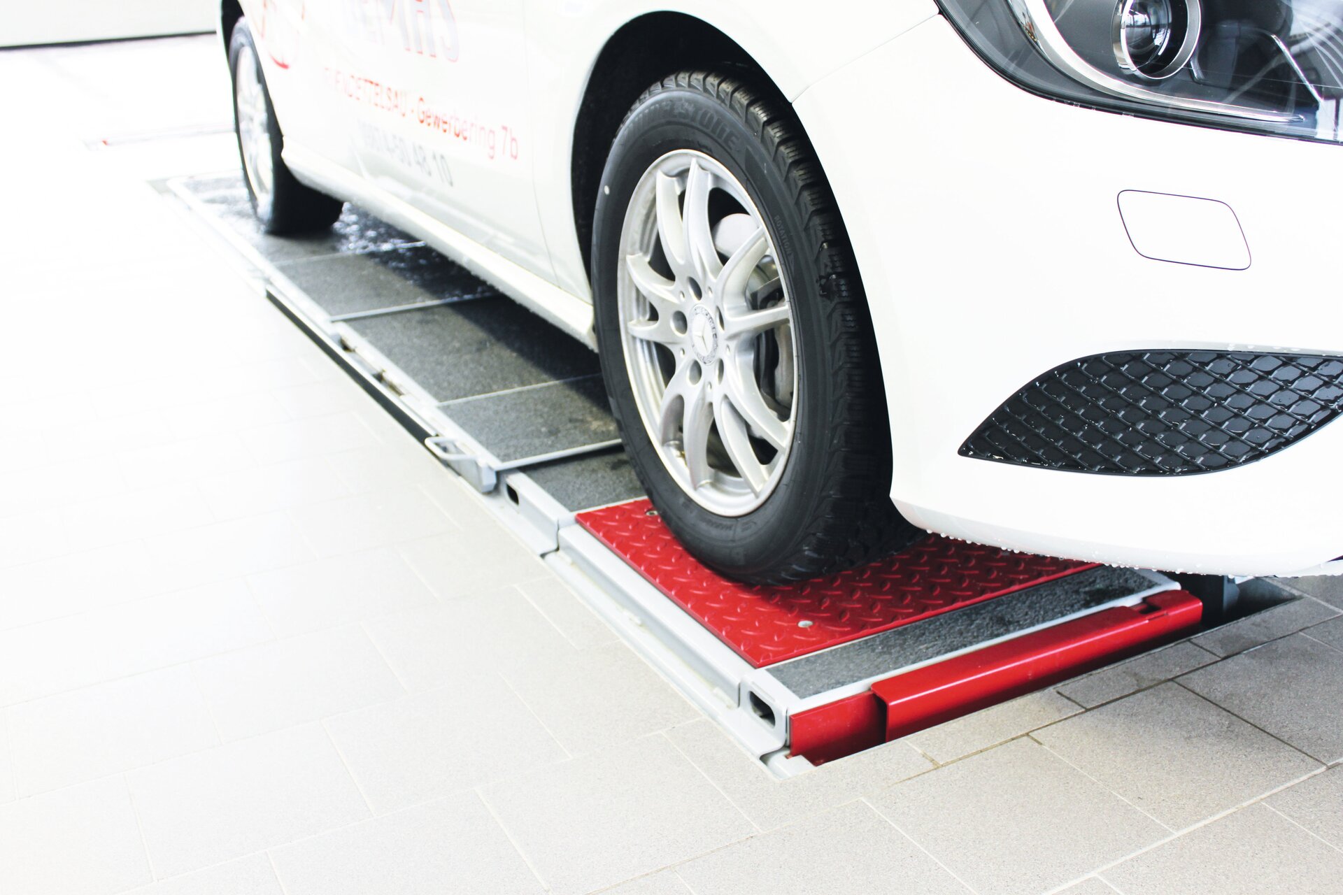 SSA 4000 Lift | MAHA