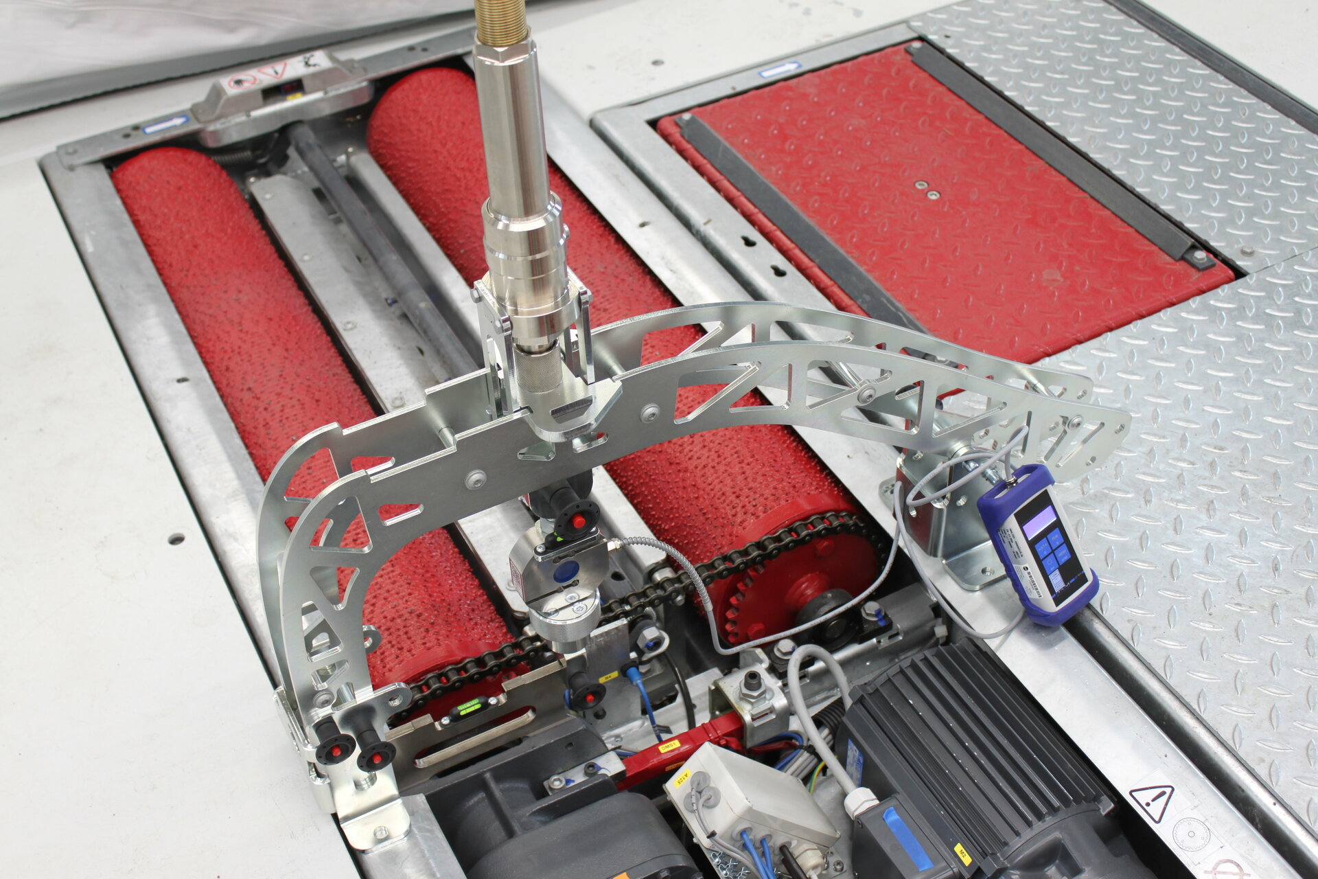 Compact and multifunctional: the new calibration device for calibrating ...