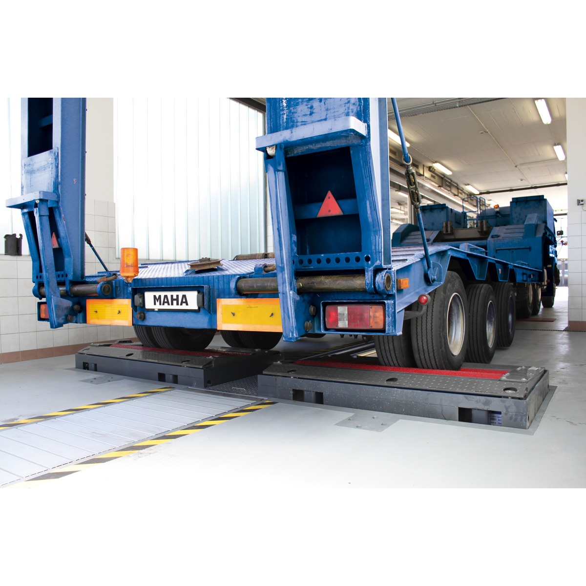 MBT 4250 EUROSYSTEM | MAHA Maschinenbau Haldenwang GmbH & Co. KG