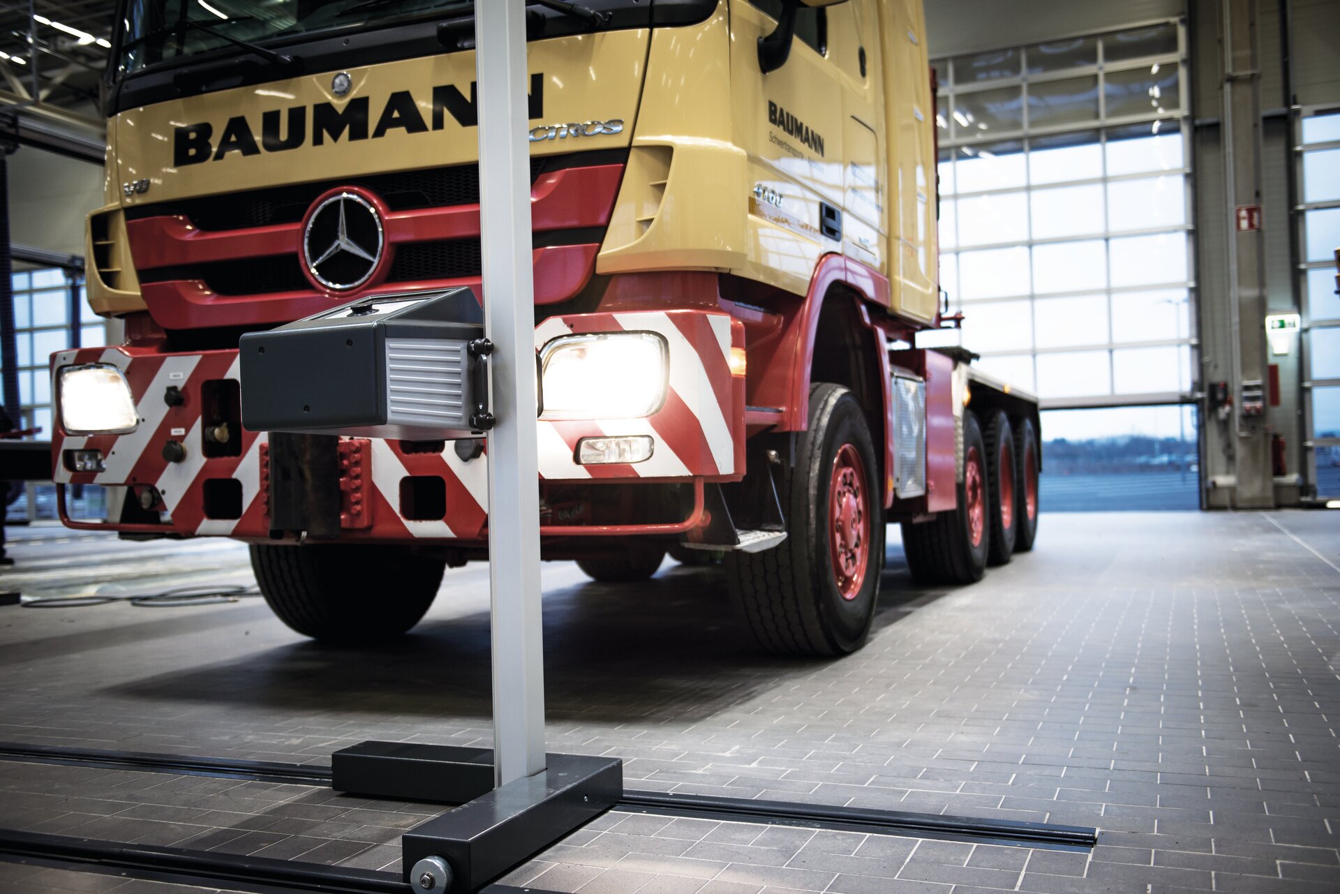 MLT 1000 – Analog Headlight Tester for Precision | MAHA