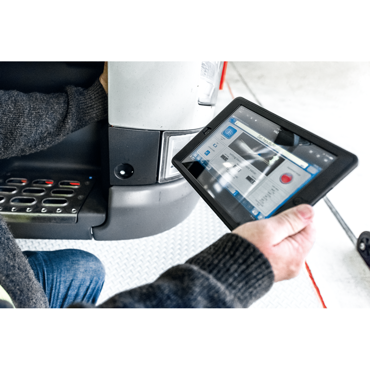MLT 3000 2.0 – Precision in Headlight Adjustment & Testing | MAHA