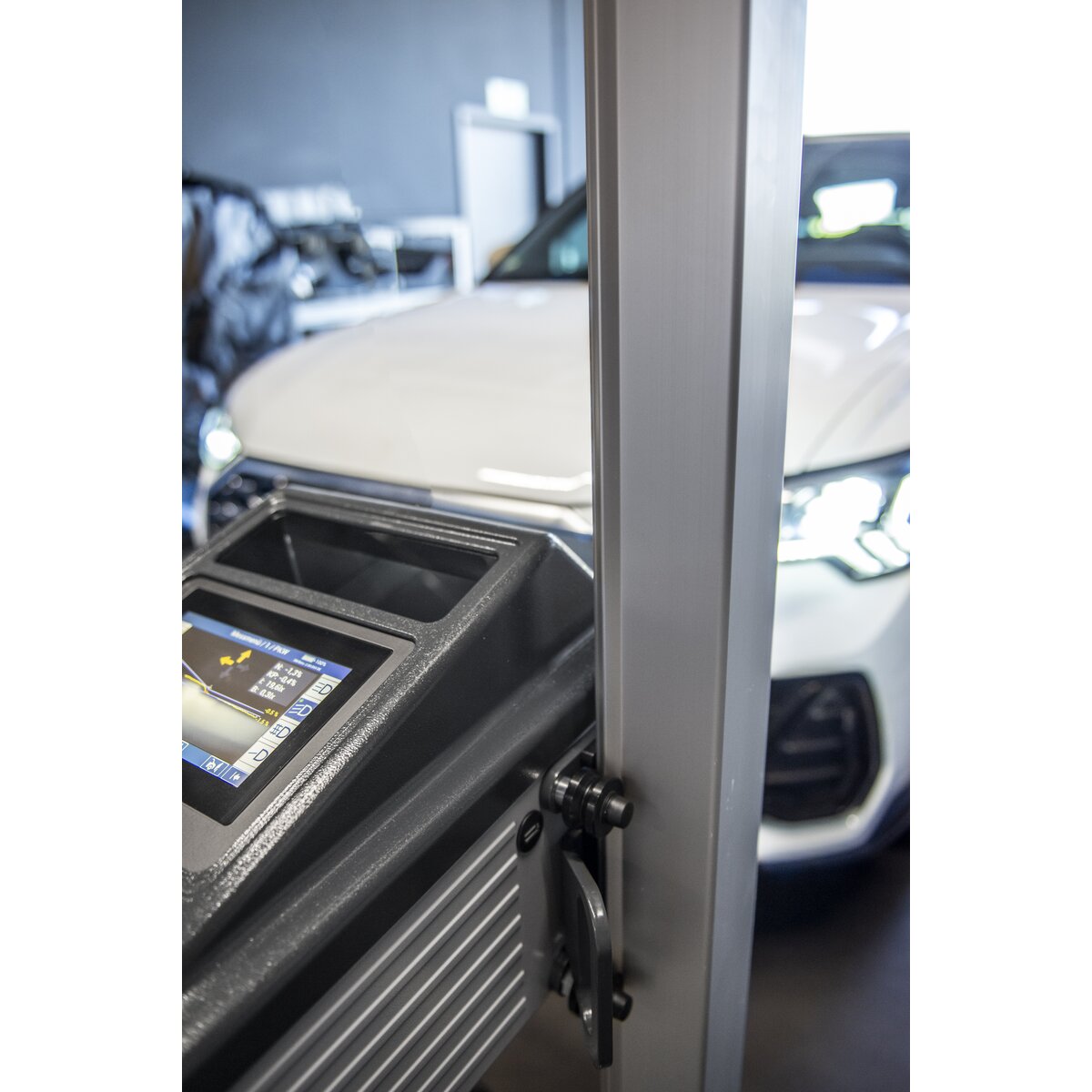 MLT 3000 2.0 – Precision in Headlight Adjustment & Testing | MAHA