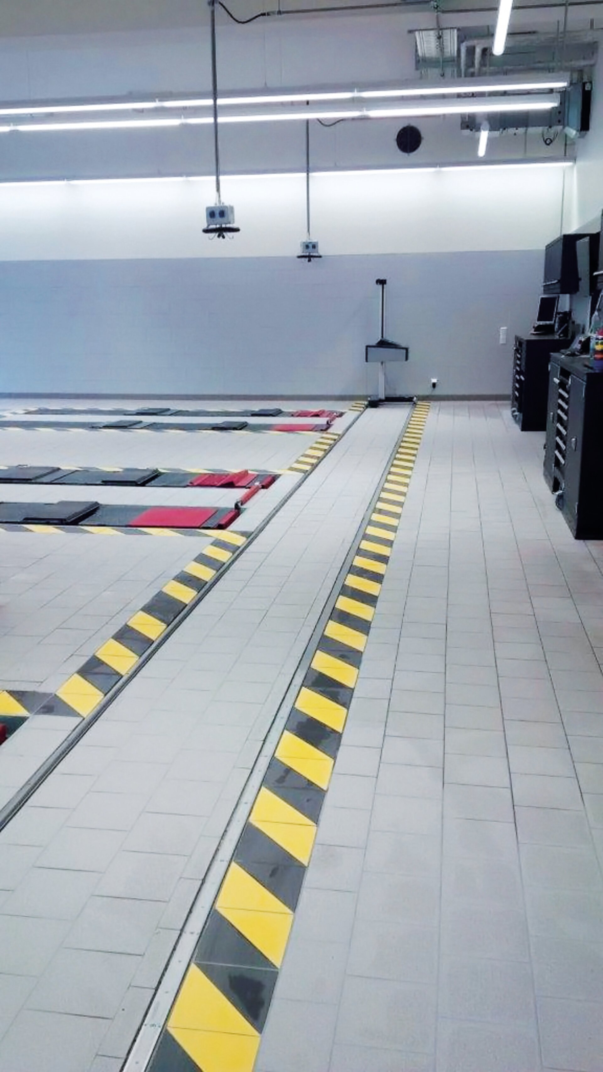 MLT 3000 2.0 – Precision in Headlight Adjustment & Testing | MAHA